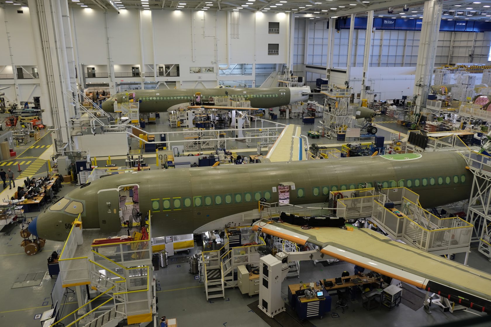 Airbus throws its weight behind (and on top of) the A220 supply chain ...