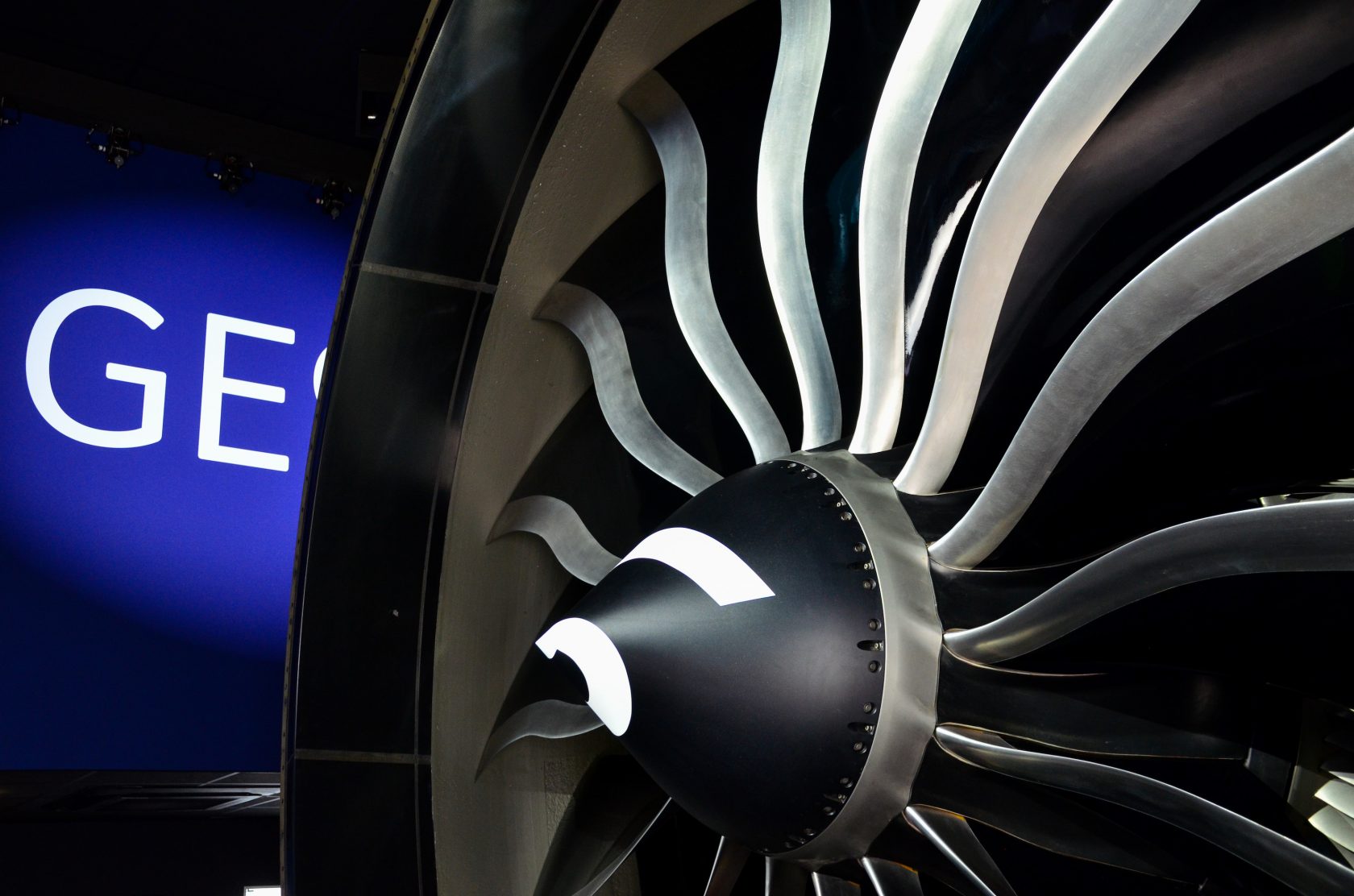Three Points: Slattery to GE, 777-8F & A380 combi, staggering airline ...