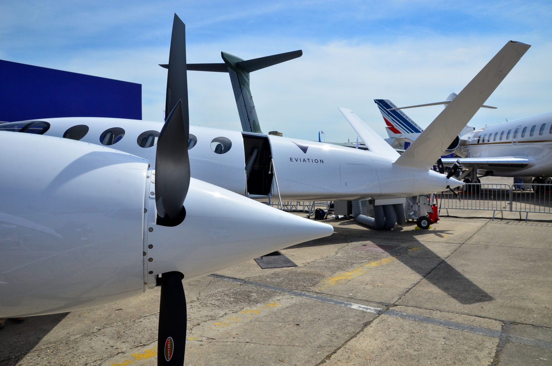 3P: AA to lead 737 Max return, Embraer's hybrid STOUT, Apple and ...