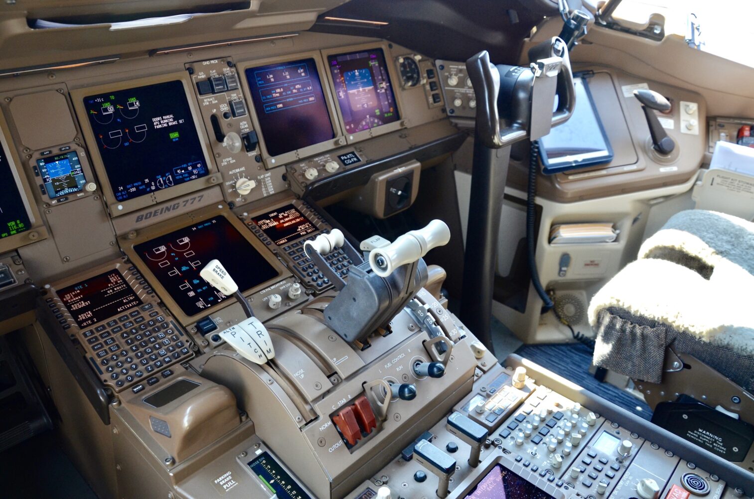 United Maui inquiry centers on flap retraction, crew interaction- The ...